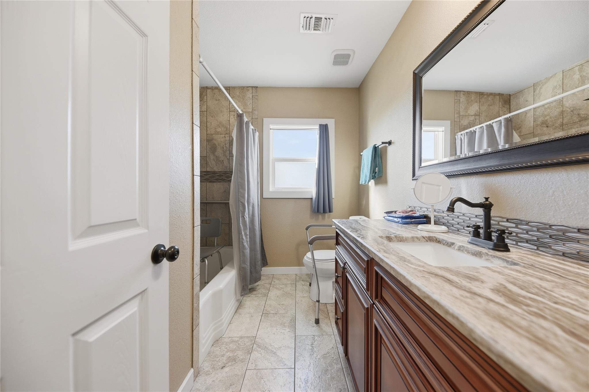 385 S Caldwell St, Giddings, TX 78942 | MLS #5269567