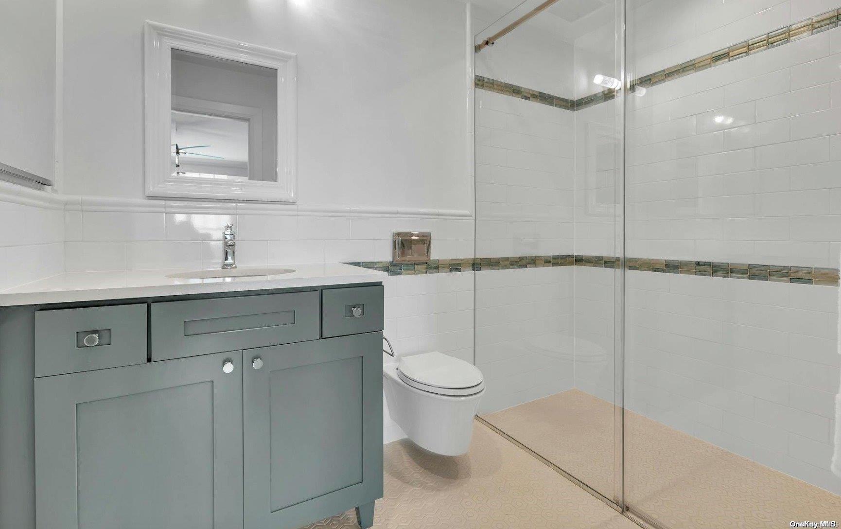 260 S Gillette Avenue, Bayport, NY 11705 | MLS #L3566946