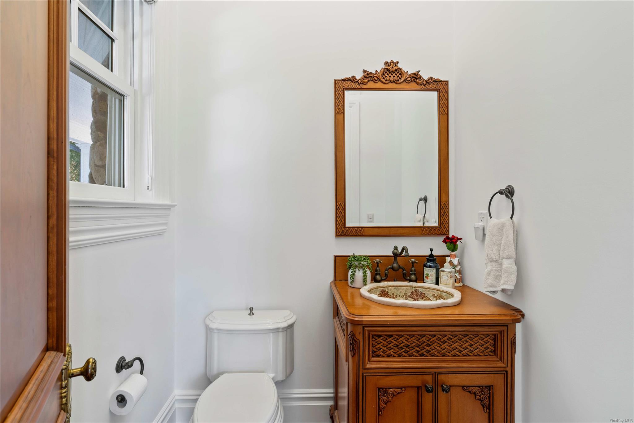 2 Mowbray Lane, Cold Spring Harbor, NY 11724 | MLS #L3575522