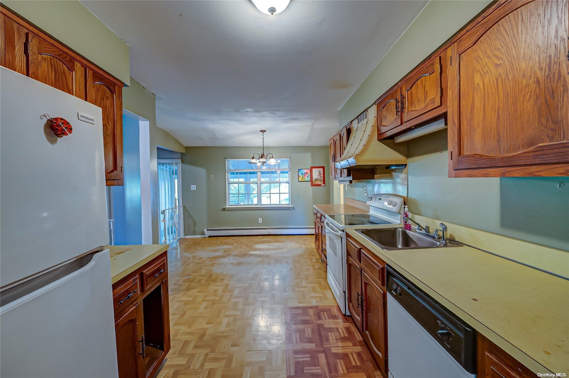 443 Lincoln Avenue, Sayville, NY 11782 | MLS #L3585854