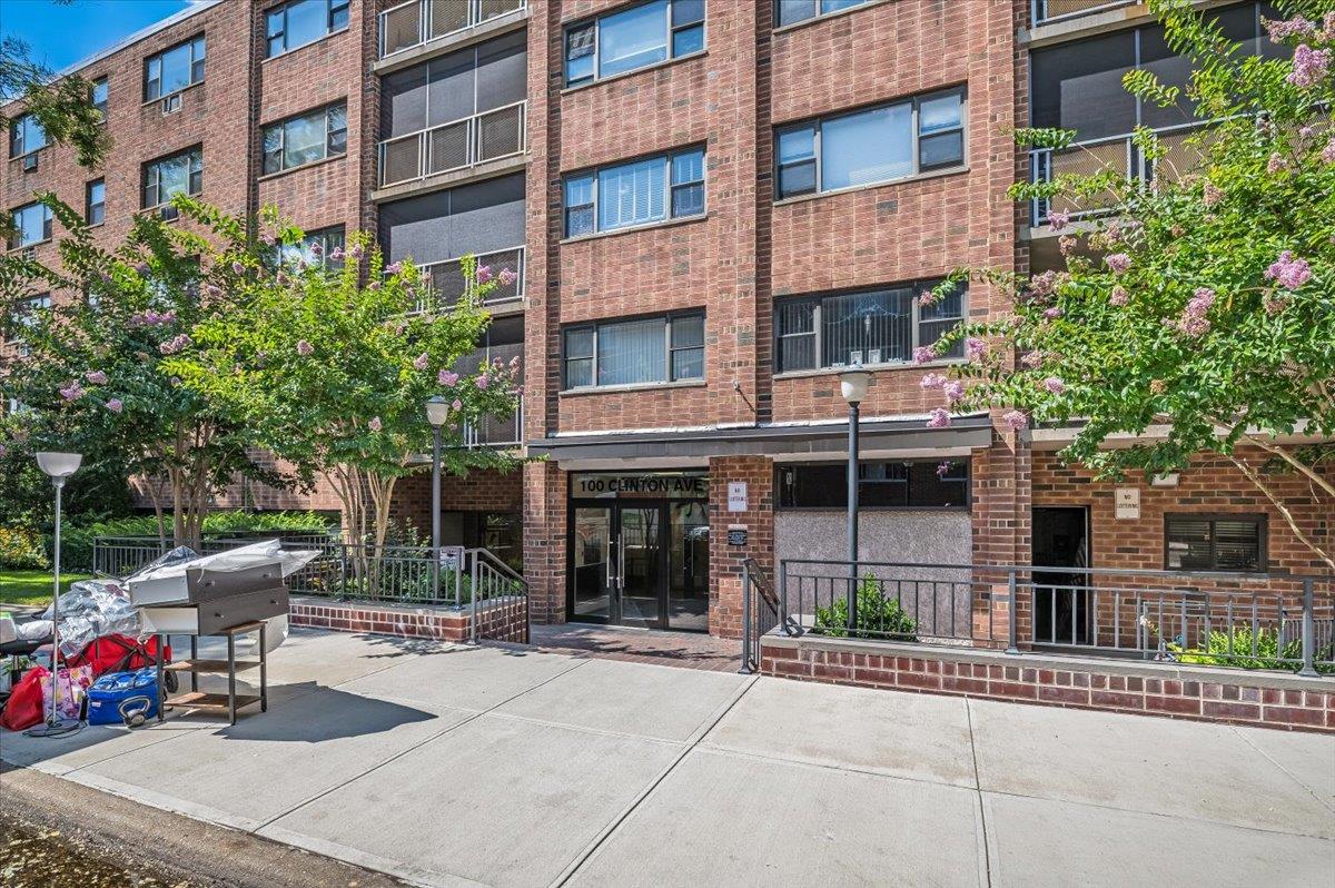 100 Clinton Avenue # 2F, Mineola, NY 11501 | MLS #827783