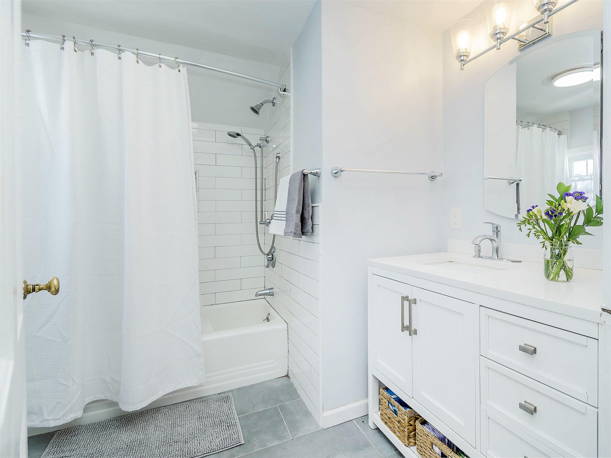 72 Dosoris Way, Glen Cove, NY 11542 | MLS #834036