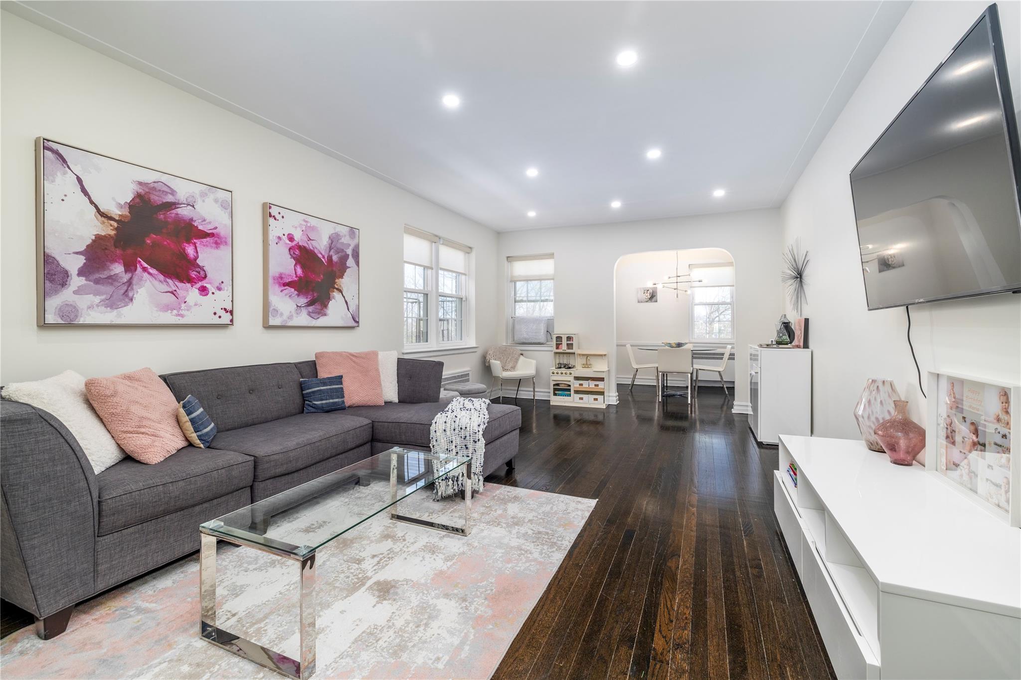 108 S Village Avenue # 3F, Rockville Centre, NY 11570 | MLS #845442
