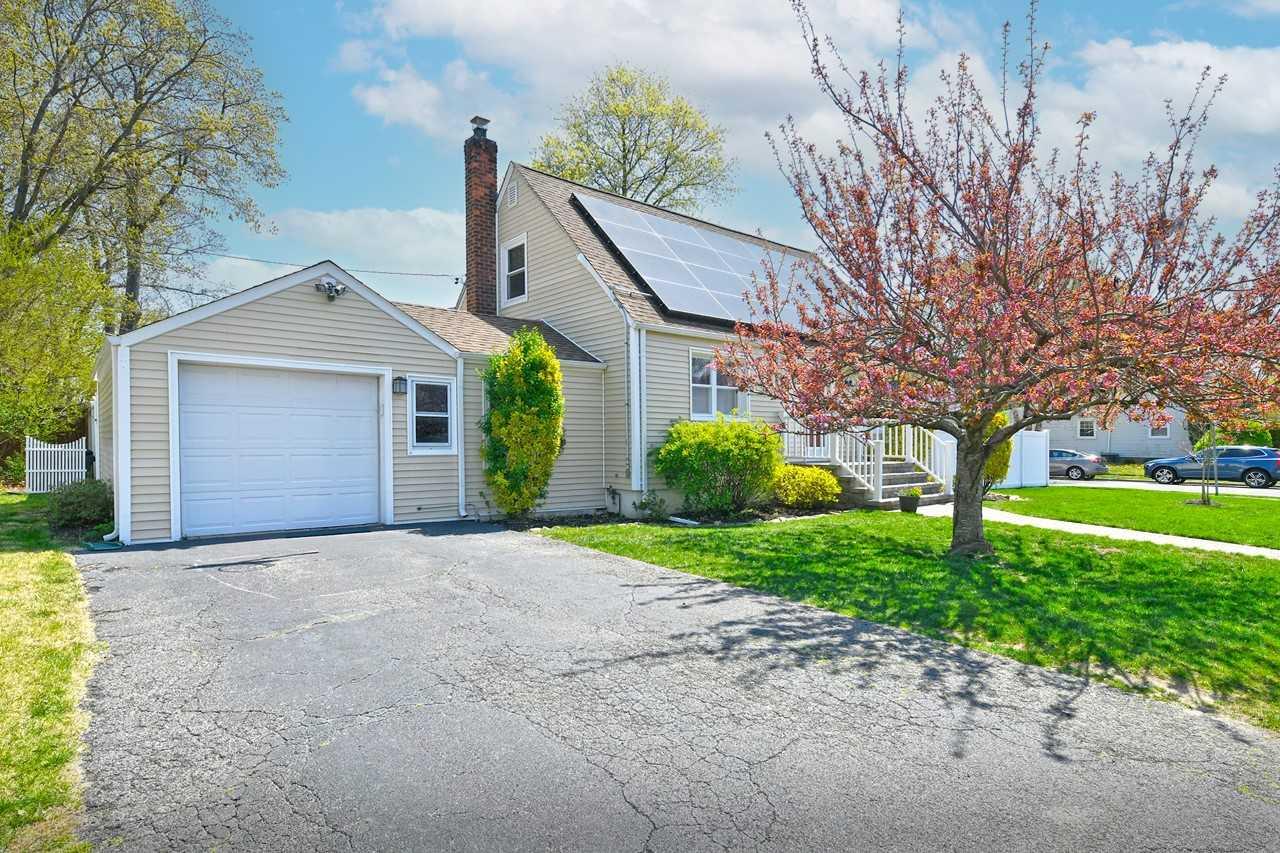 214 Maeder Avenue, Merrick, NY 11566 | MLS #852391