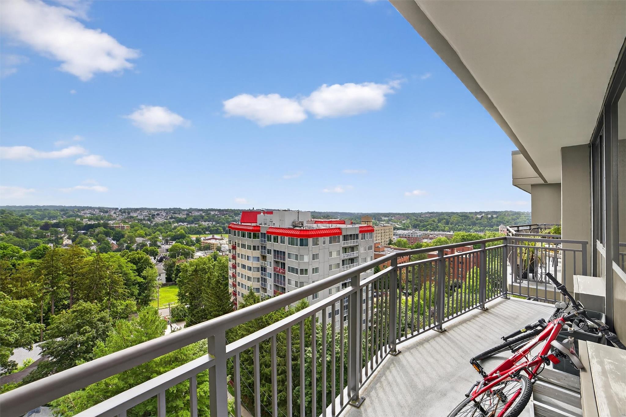 15 Stewart Place # 12J, White Plains, NY 10603 | MLS #861334