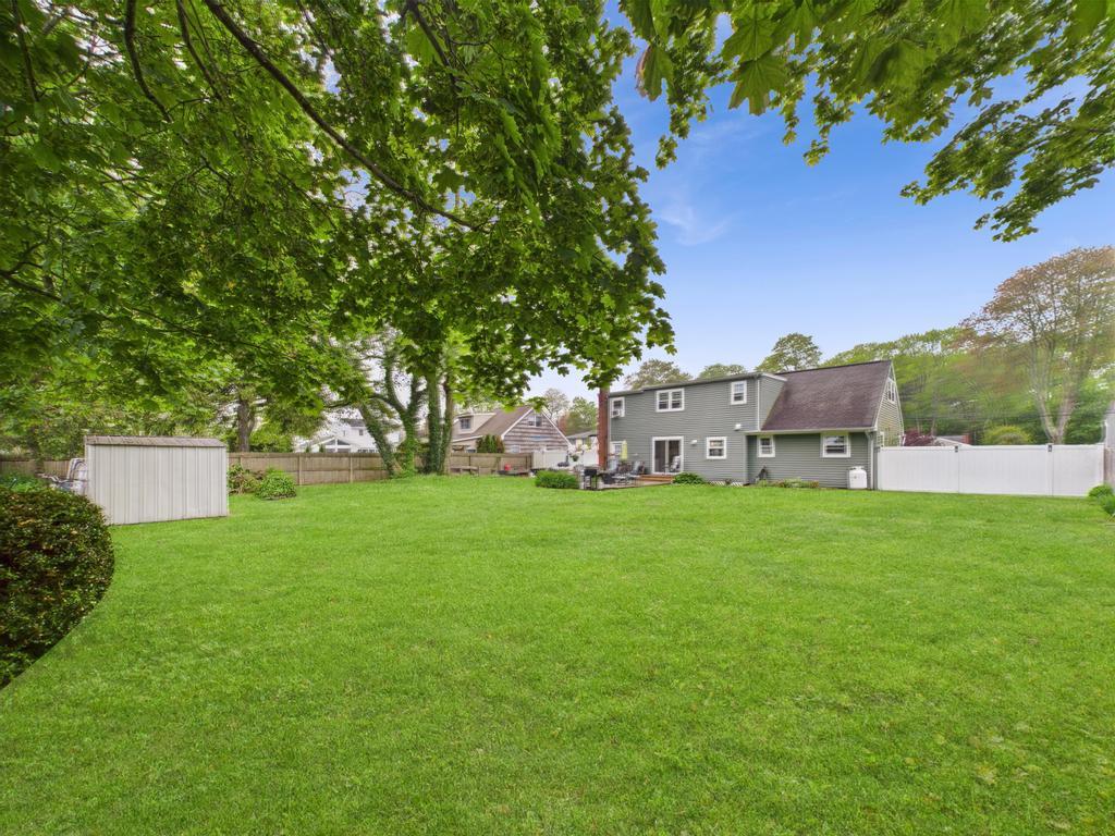 127 Connetquot Road, Oakdale, NY 11769 | MLS #862499