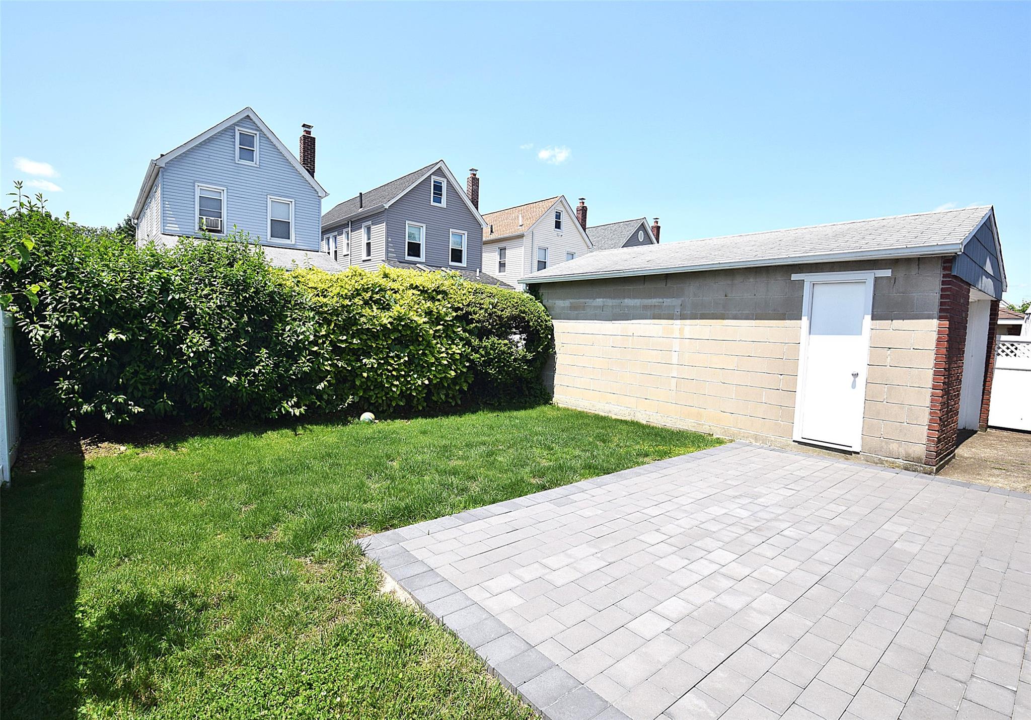 205 White Road, Mineola, NY 11501 | MLS #873403