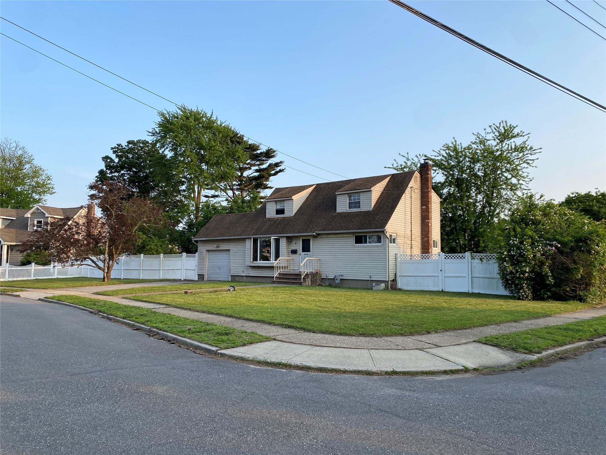 6 Maple Lane, Massapequa Park, NY 11762 | MLS #874242