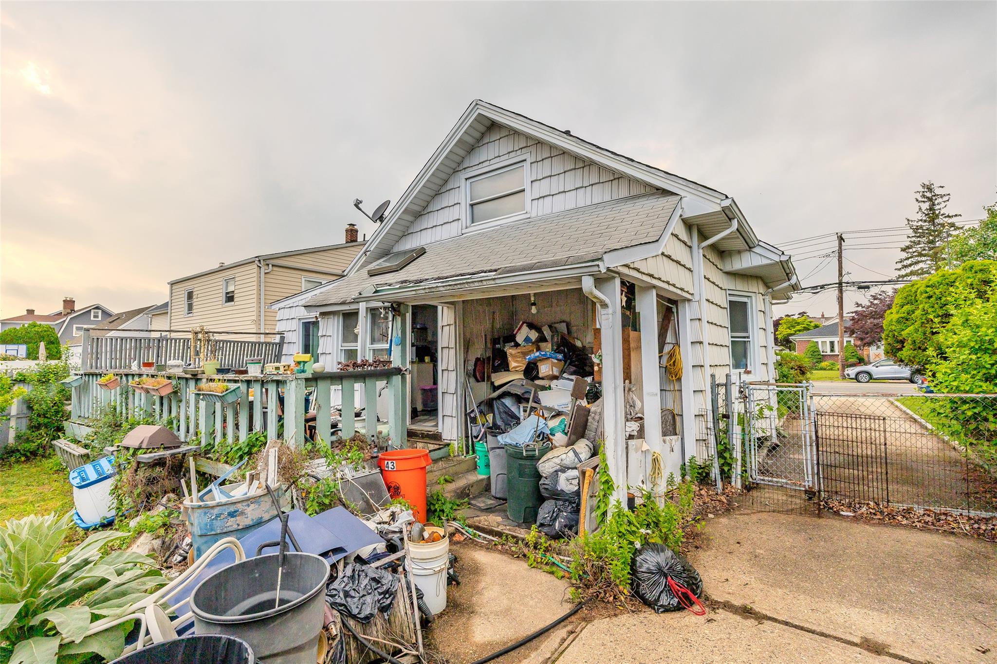 43 Westbury Avenue, Mineola, NY 11501 | MLS #877077