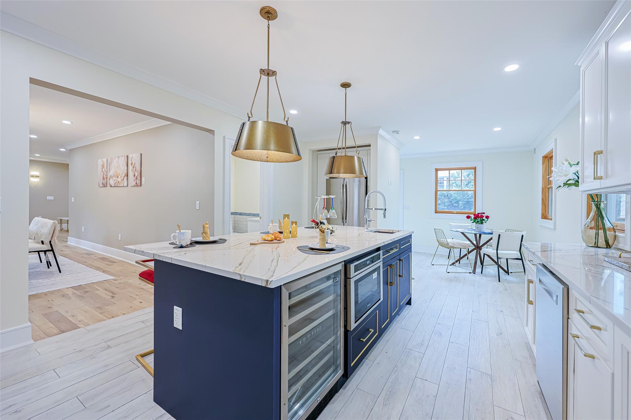 351 Hollywood Avenue, Douglaston, NY 11363 | MLS #880067