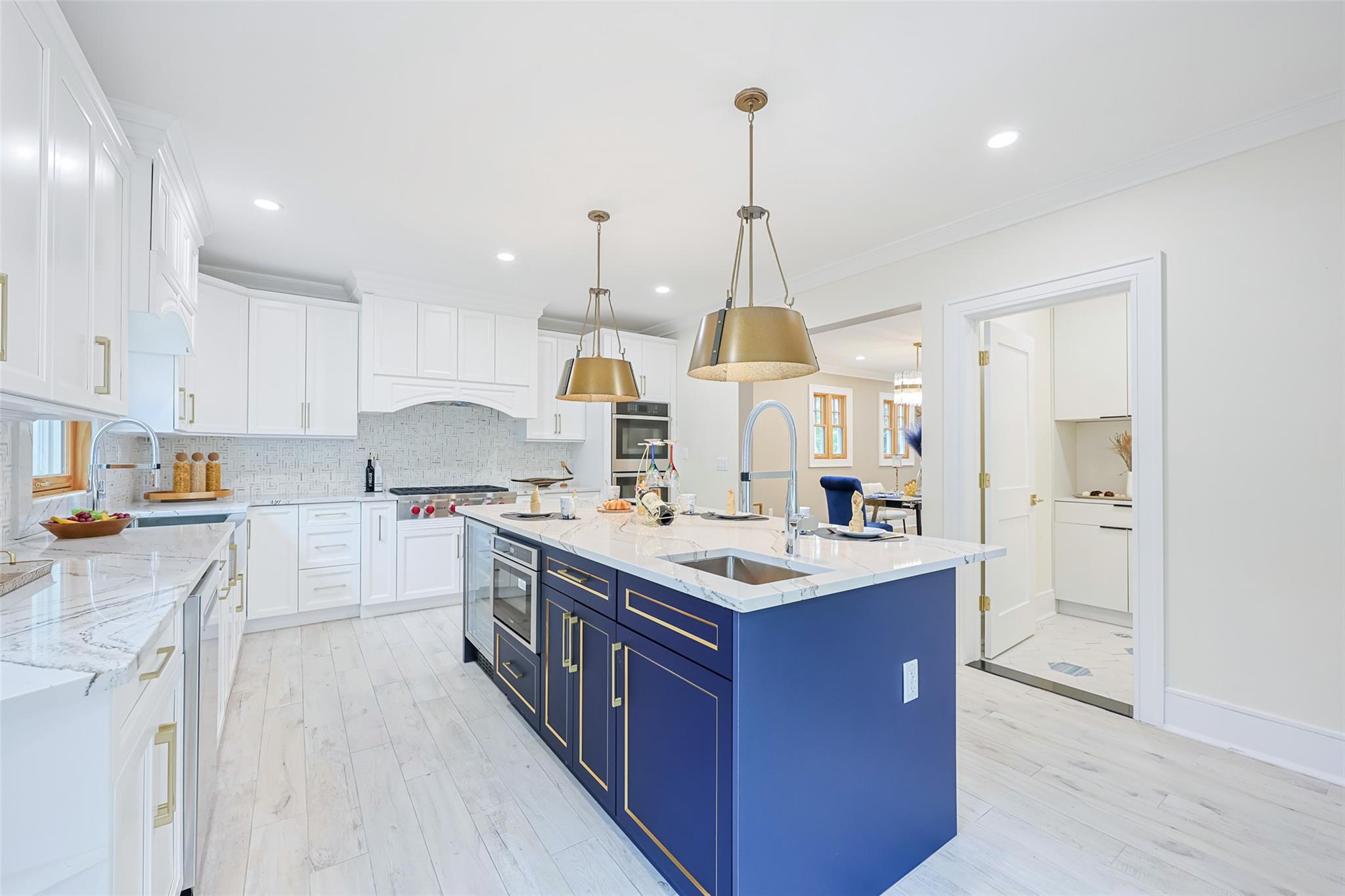 351 Hollywood Avenue, Douglaston, NY 11363 | MLS #880067