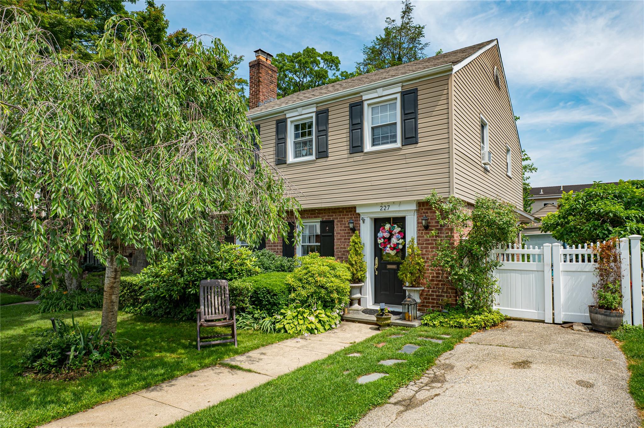 227 Elm Street, West Hempstead, NY 11552 | MLS #881153