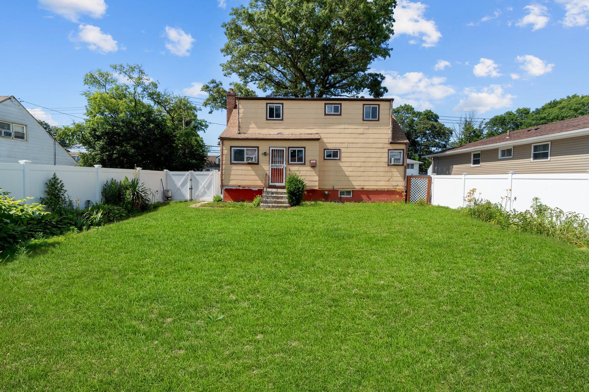 182 Frederick Avenue, Roosevelt, NY 11575 | MLS #882820