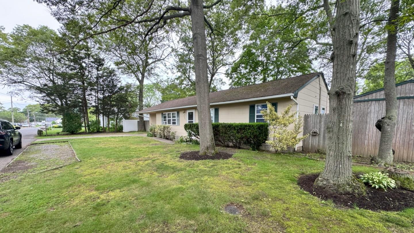 381 Grace Street, Holbrook, NY 11741 | MLS #891744