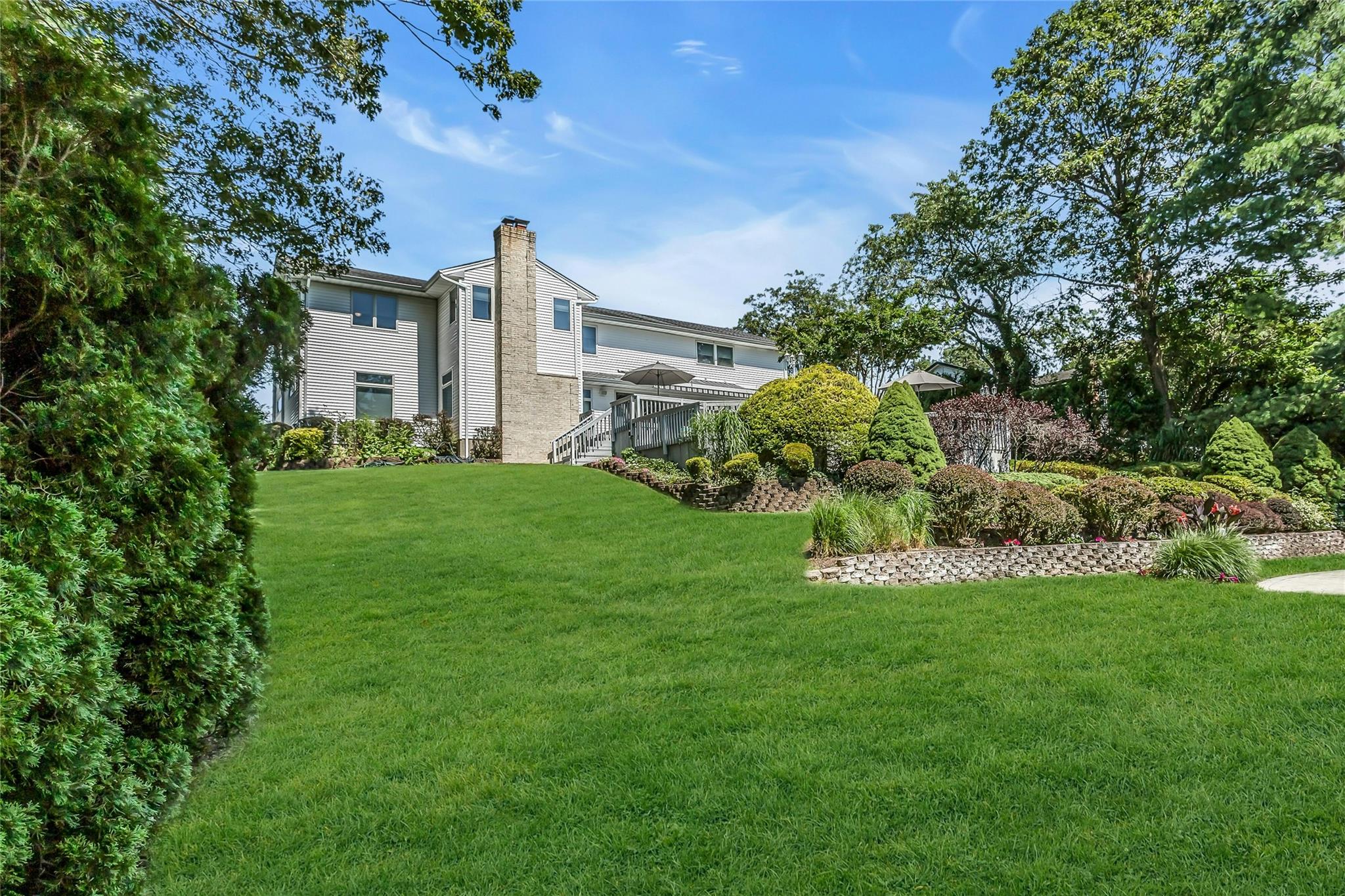 19 Susan Lane, Dix Hills, NY 11746 | MLS #892311