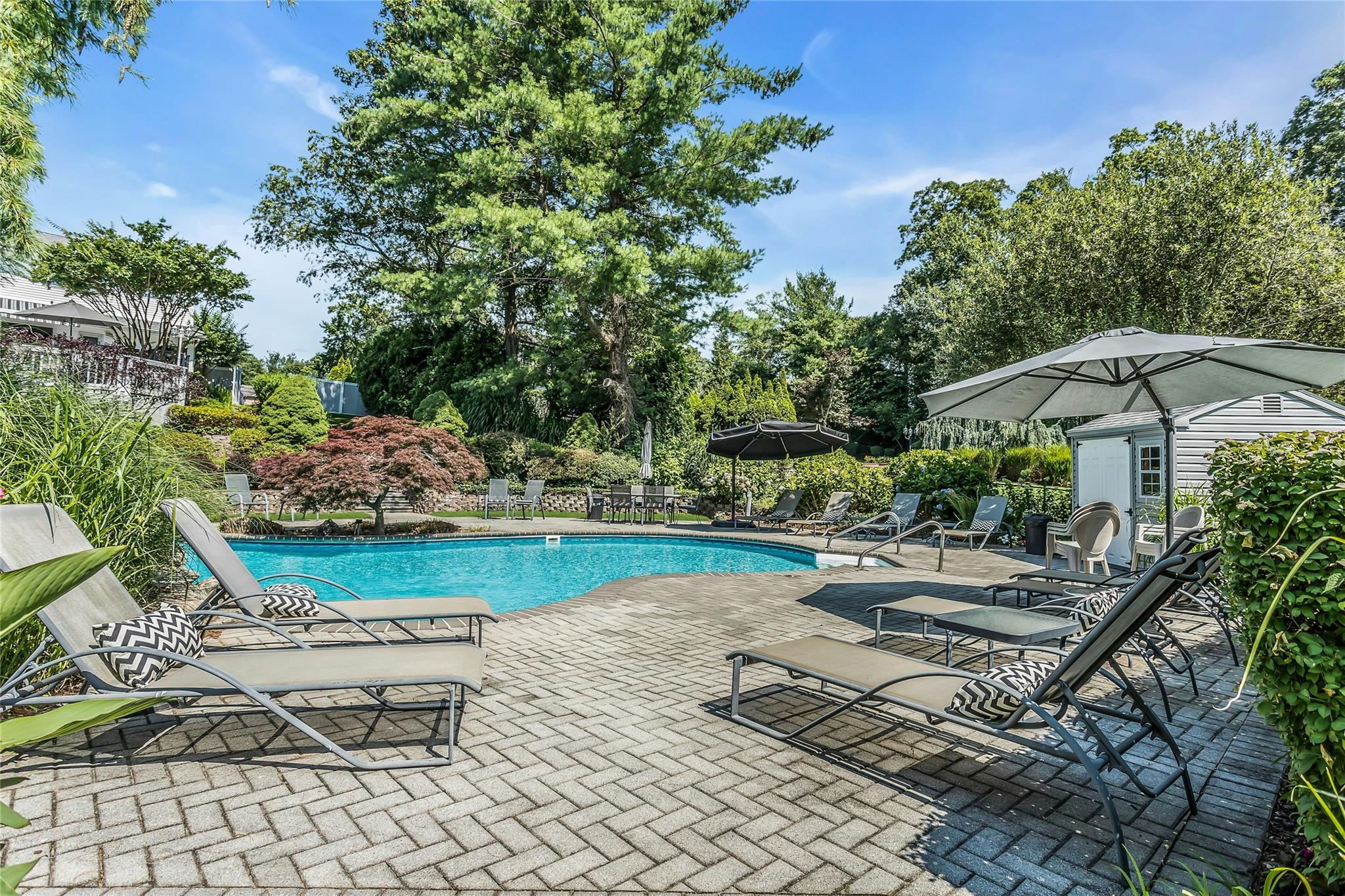 19 Susan Lane, Dix Hills, NY 11746 | MLS #892311