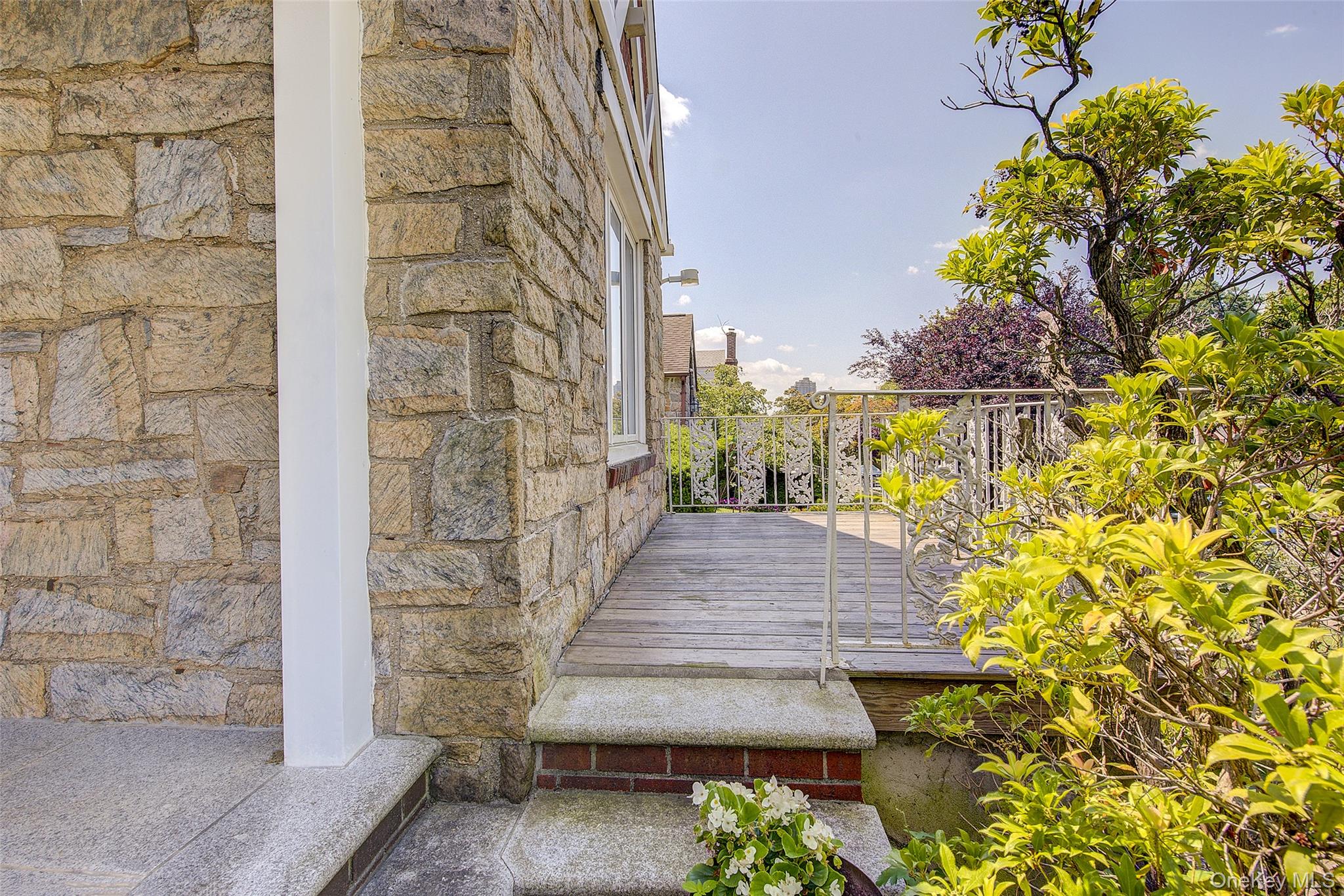 135-40 78th Road, Kew Garden Hills, NY 11367 | MLS #896358