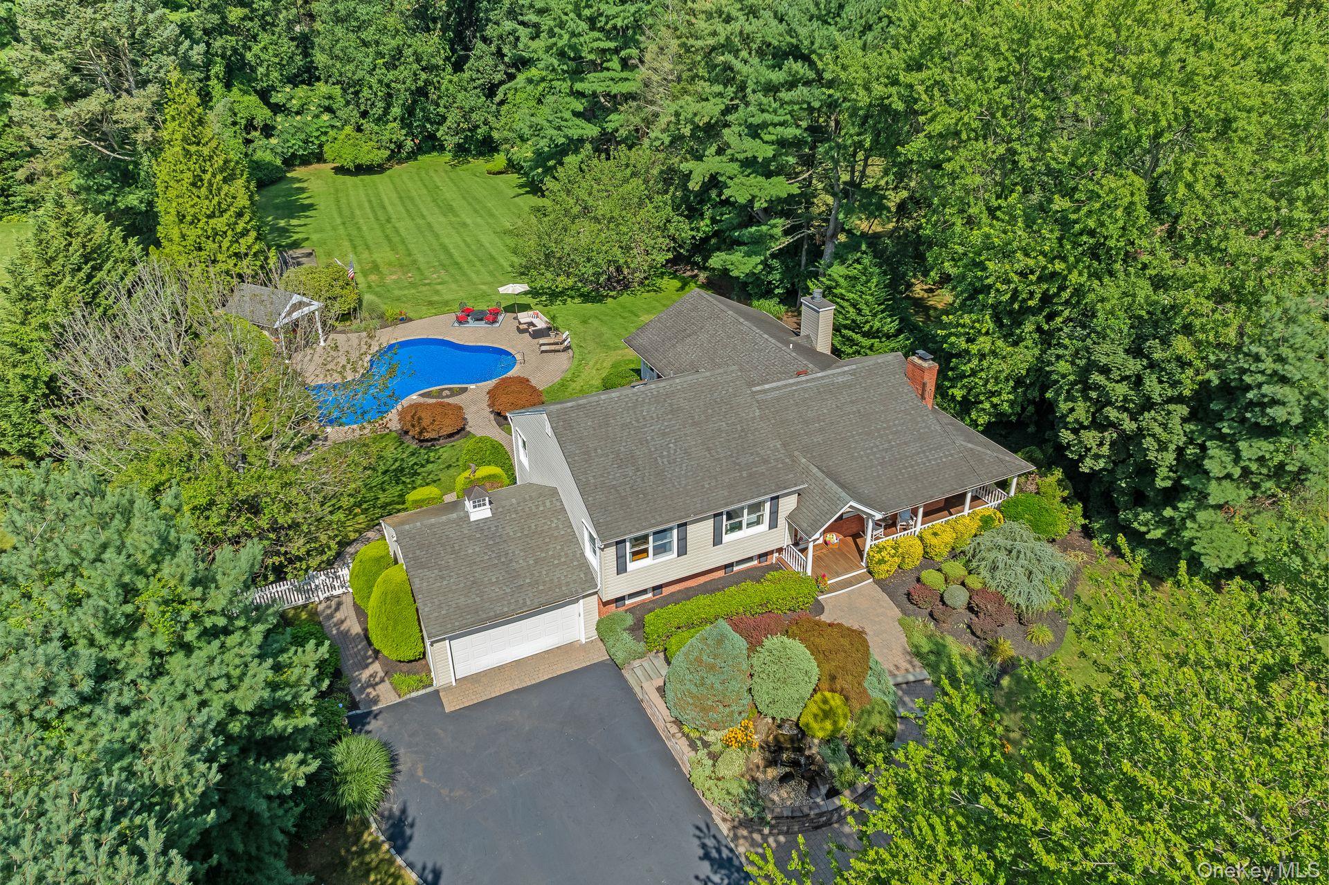 37 Salem Ridge Drive, Huntington, NY 11743 | MLS #897385