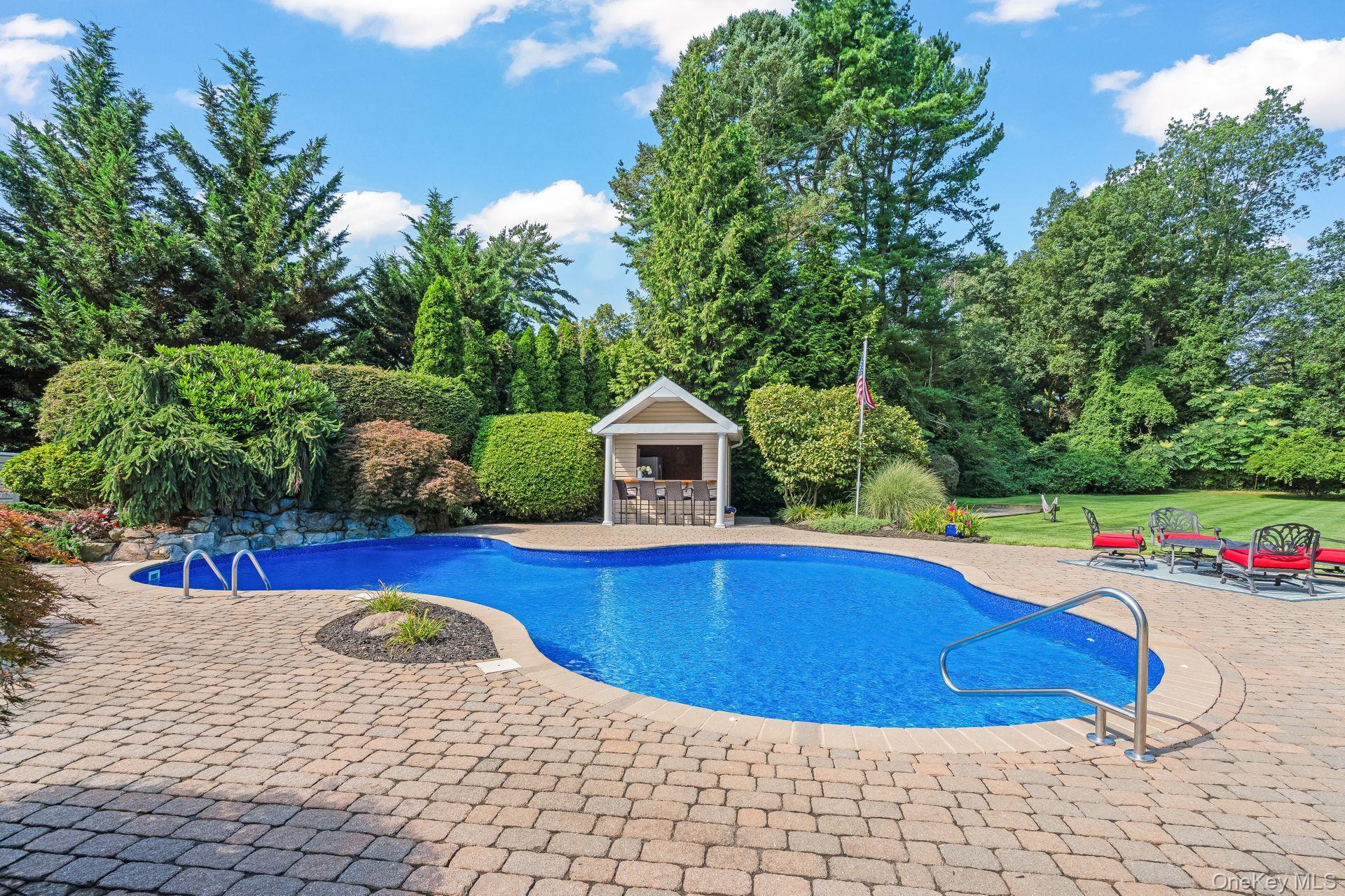 37 Salem Ridge Drive, Huntington, NY 11743 | MLS #897385