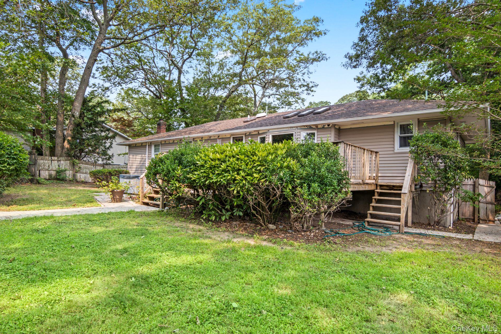 4 Berry Lane, Miller Place, NY 11764 | MLS #898595