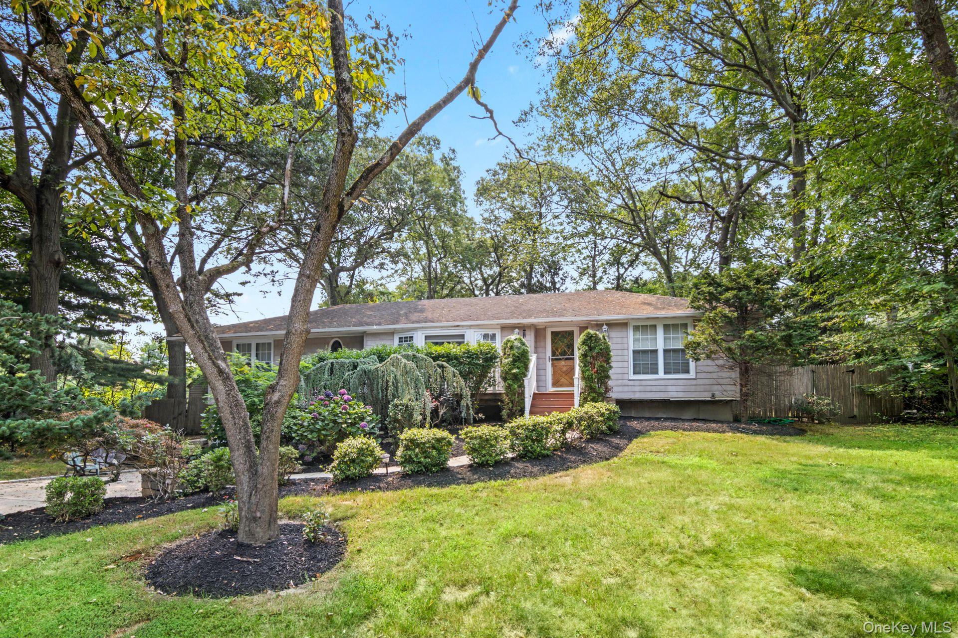 4 Berry Lane, Miller Place, NY 11764 | MLS #898595