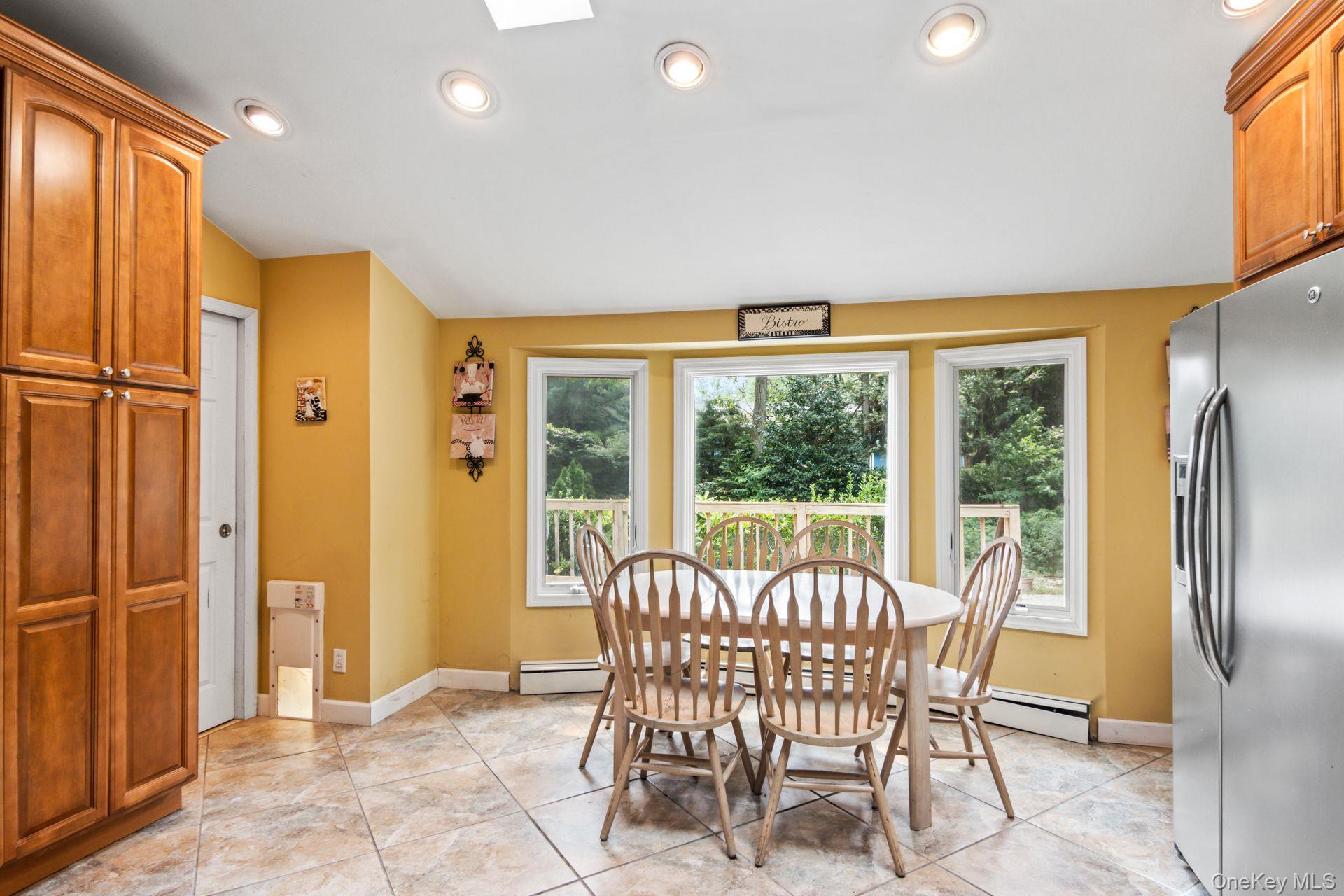 4 Berry Lane, Miller Place, NY 11764 | MLS #898595