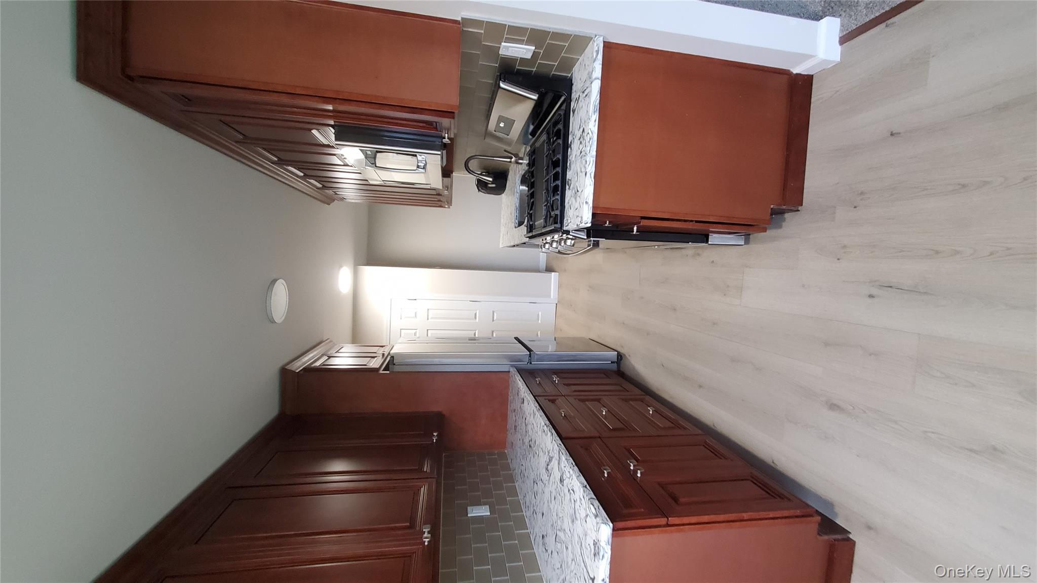 460 Old Town Road # 8N, Port Jefferson Station, NY 11776 | MLS #914909