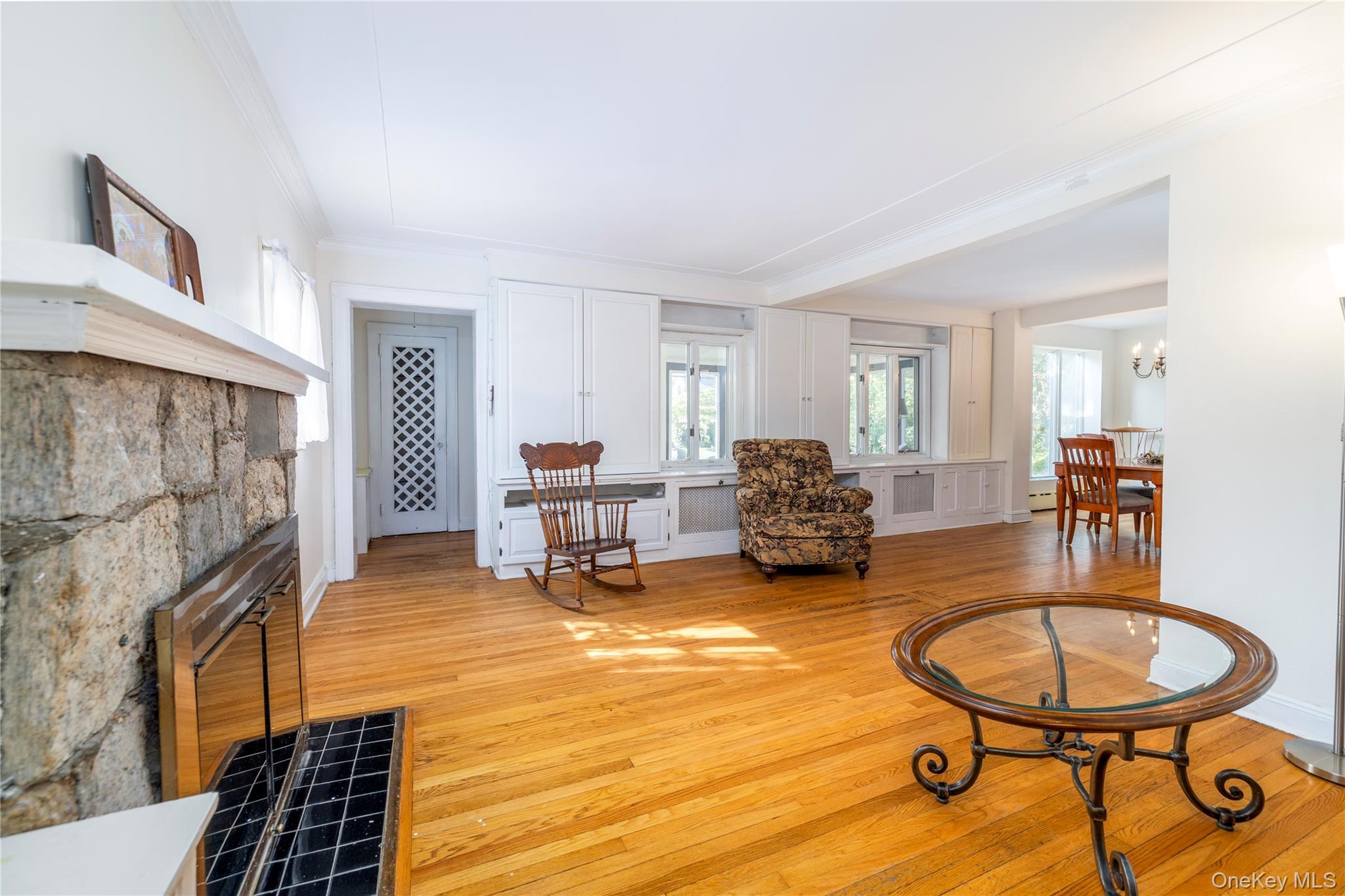 136 Scarcliffe Drive, Malverne, NY 11565 | MLS #916203