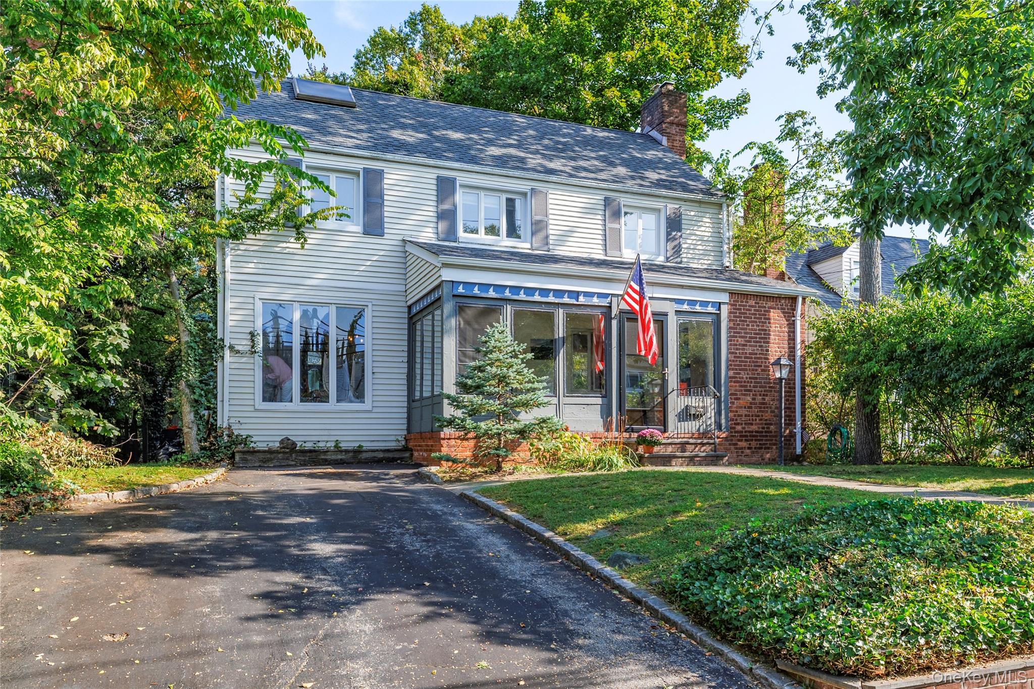 136 Scarcliffe Drive, Malverne, NY 11565 | MLS #916203