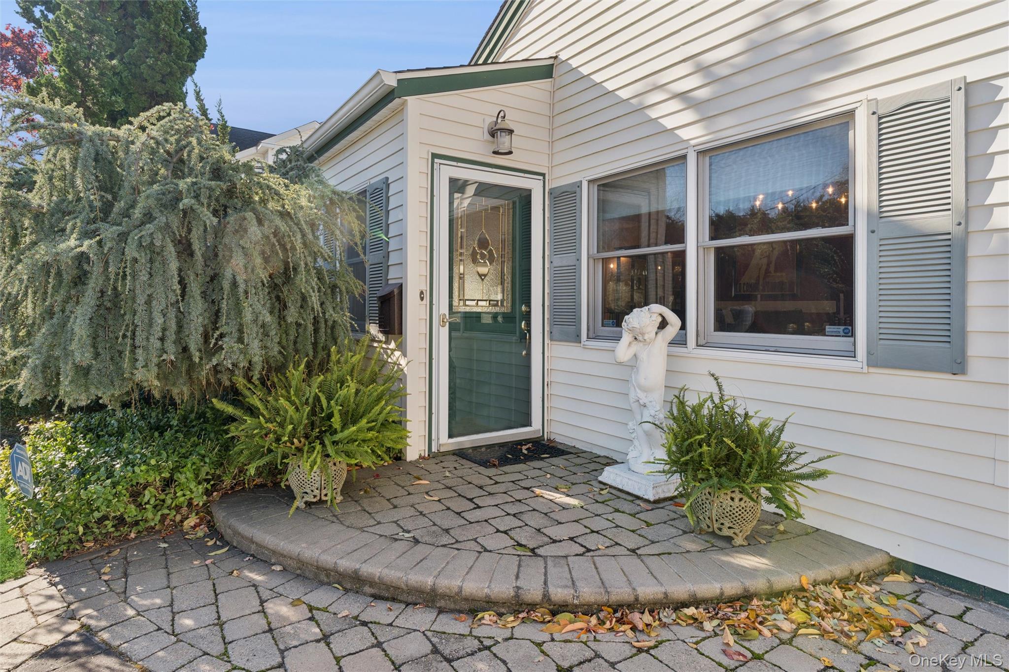 31 Grand Central Avenue, Amityville, NY 11701 | MLS #931192