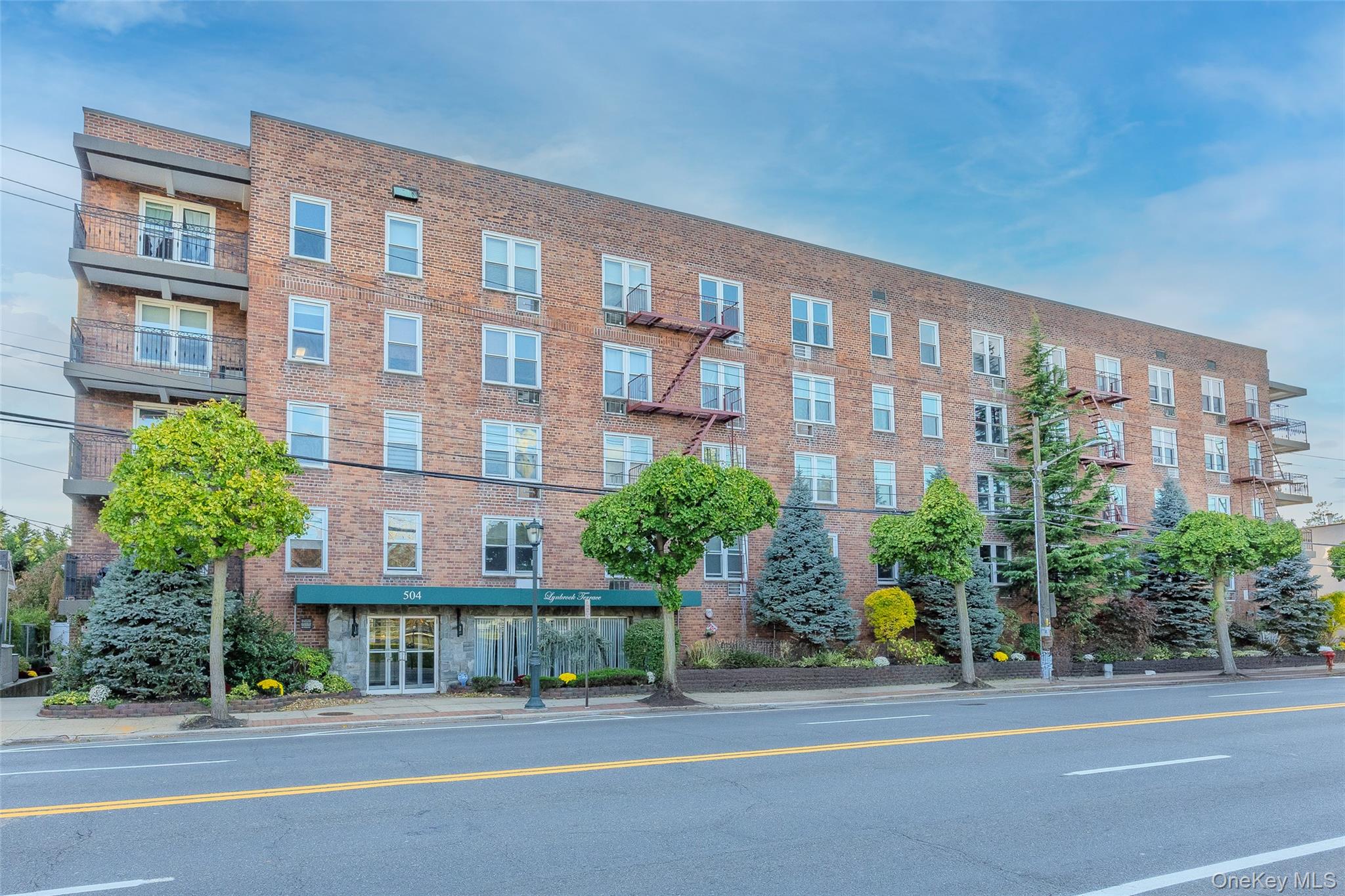 504 Merrick Road # 4E, Lynbrook, NY 11563 | MLS #932270