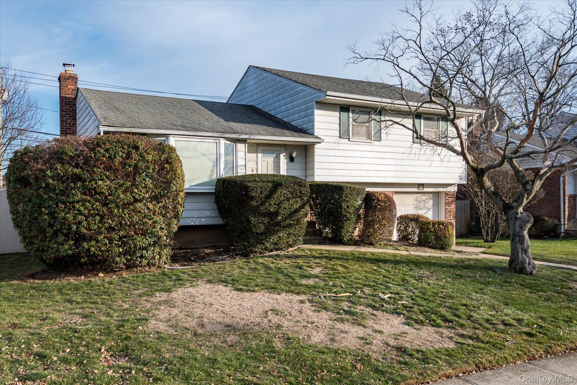 285 Southwood Circle, Syosset, NY 11791 | MLS #945889