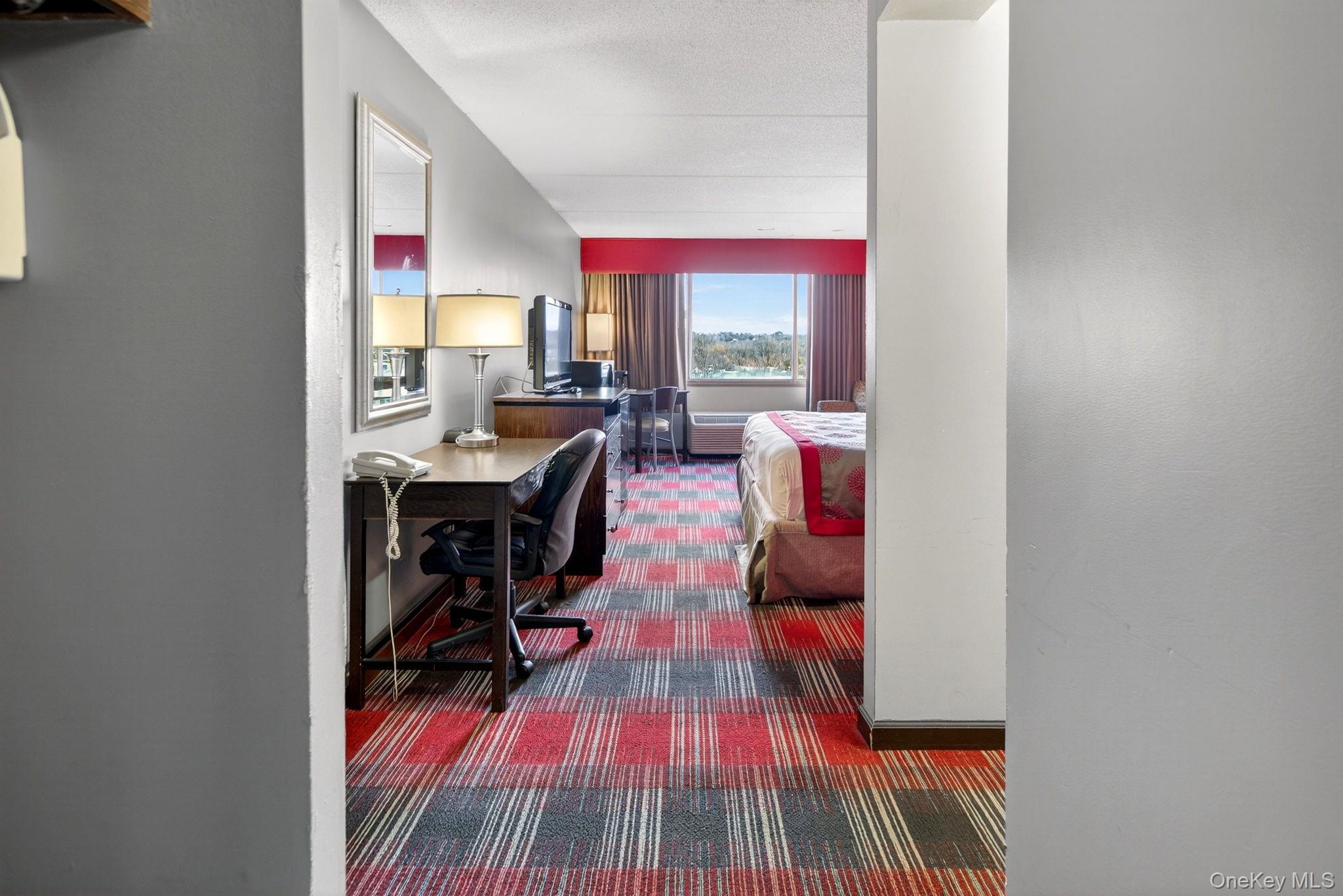 3 Watervliet Ave Ext, Colonie, NY 12206 | MLS #946344