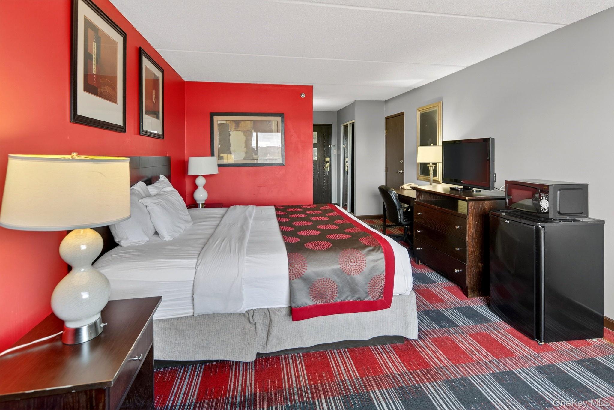 3 Watervliet Ave Ext, Colonie, NY 12206 | MLS #946344