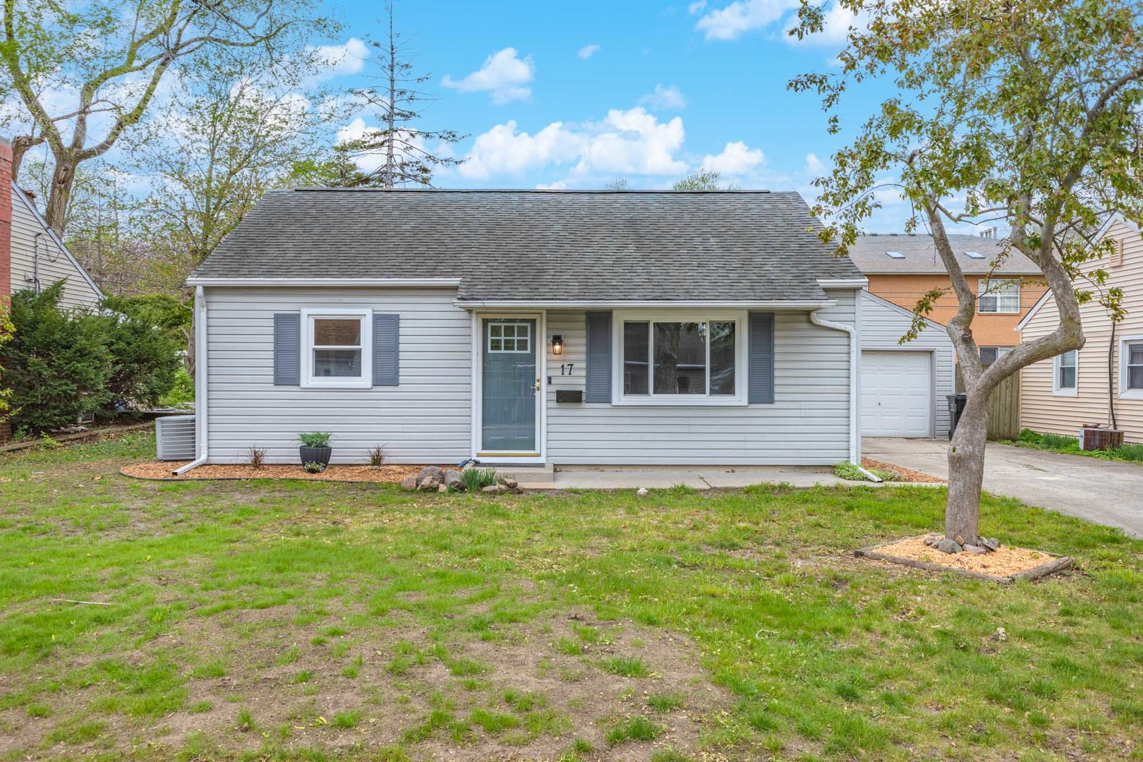 17 Ryan Drive, Bloomington, IL 61701 | MLS #MRD12024848