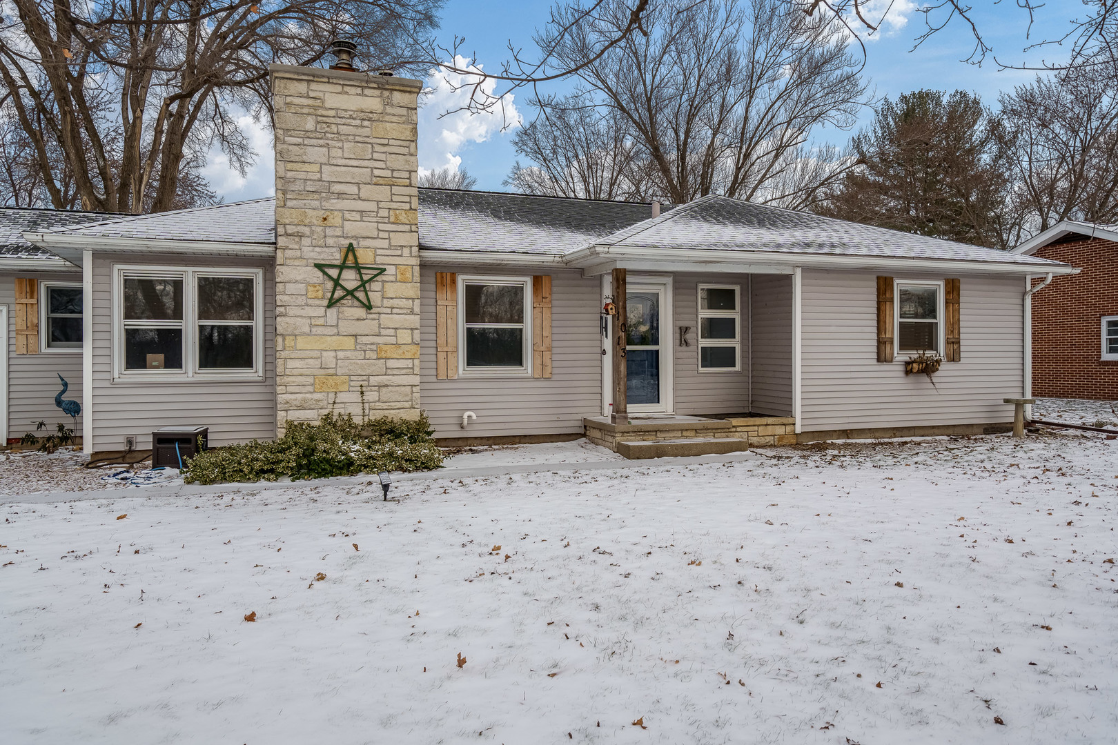 1013 E Main Street, Rockton, IL 61072 | MLS #MRD12536096