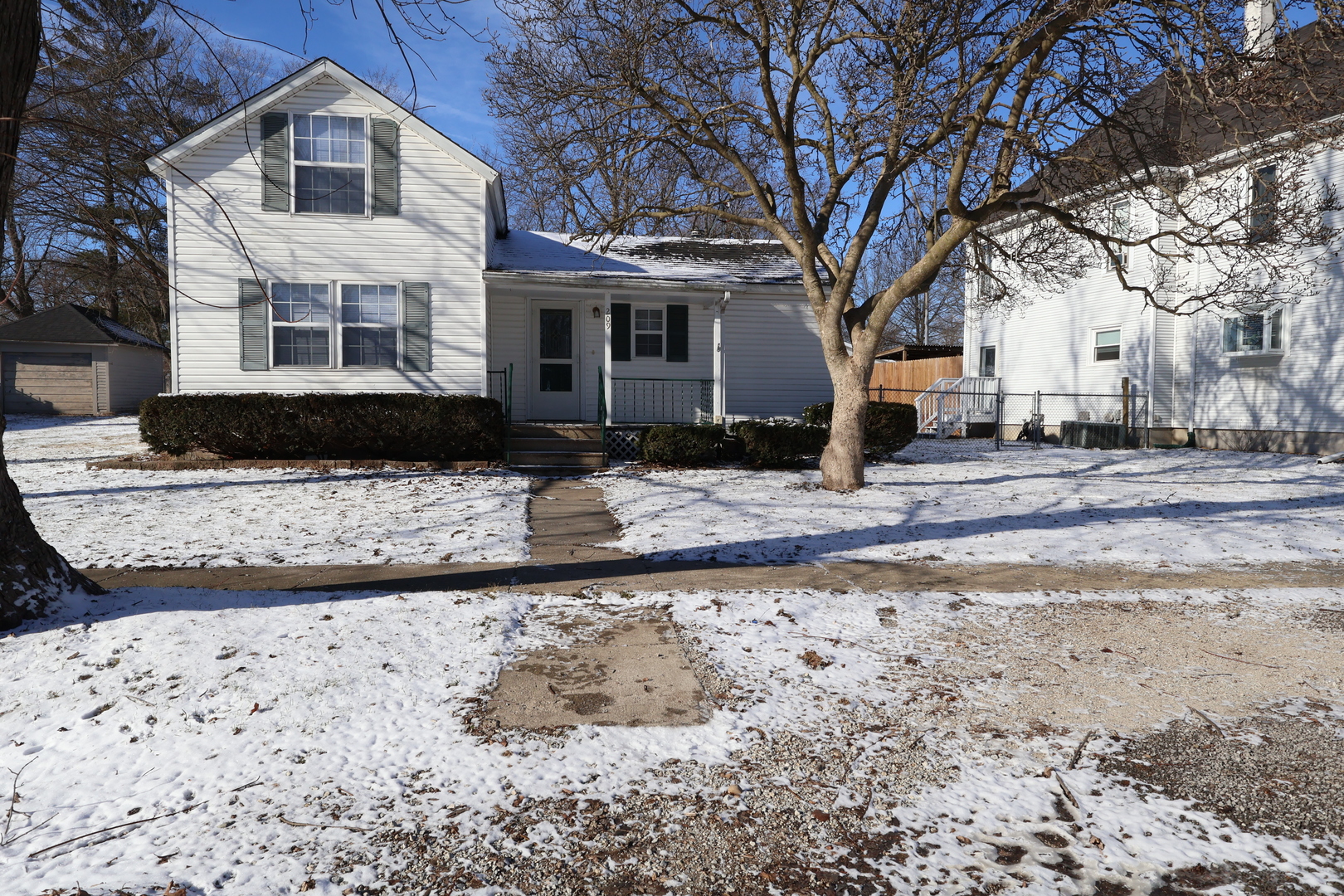 209 N Maple Street, Grant Park, IL 60940 | MLS #MRD12548608